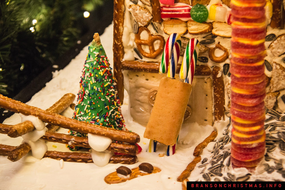 25 photos of Chateau on the Lake’s gingerbread house village – Branson ...