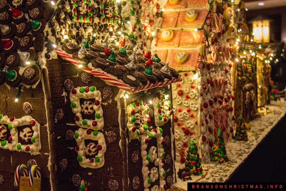 25 photos of Chateau on the Lake’s gingerbread house village – Branson ...